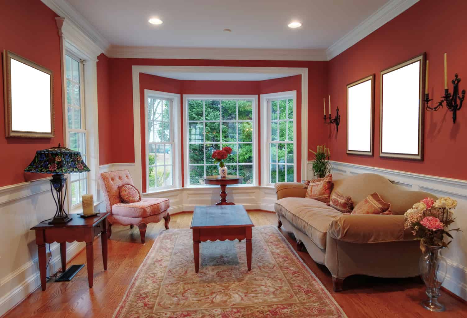 How To Design a Living Room With Bay Windows
